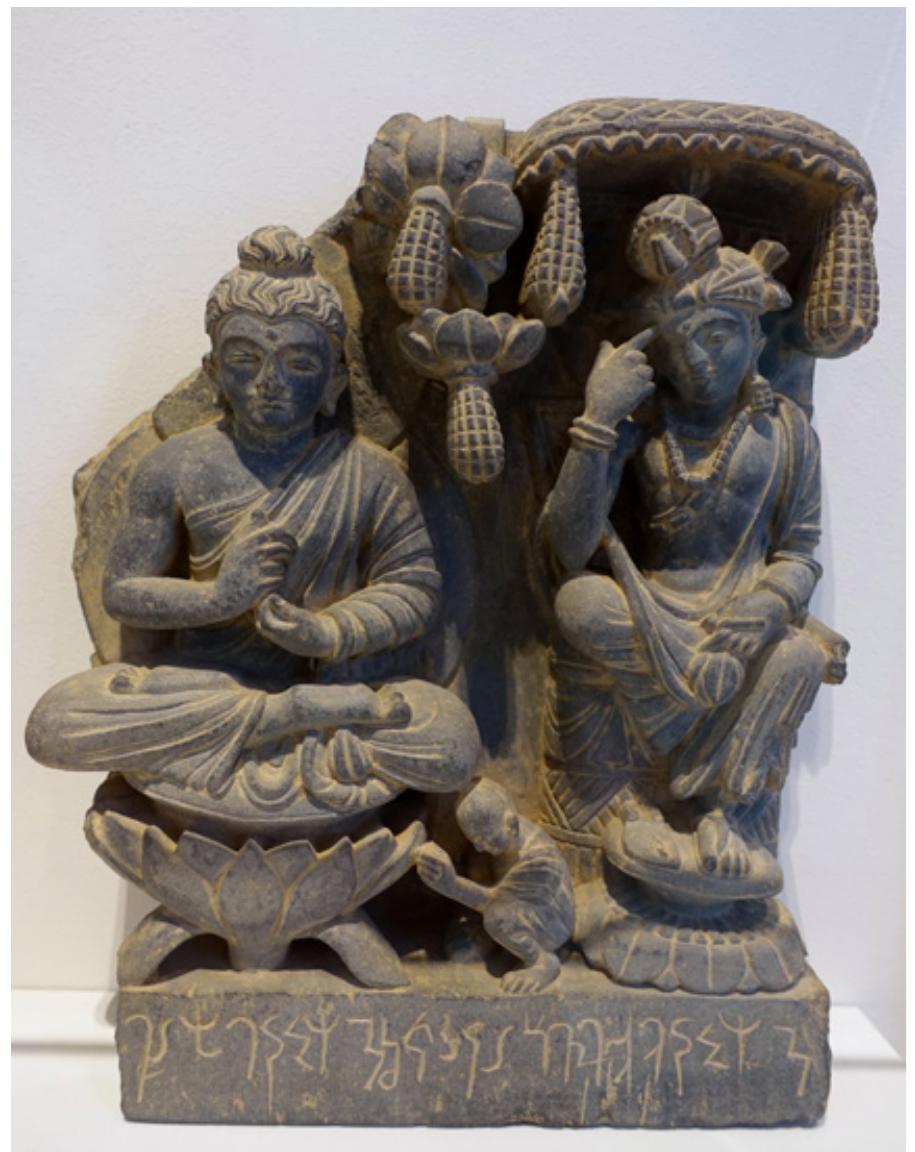 Buddha triad. provenance unknow, gandhara. h. 29 cm. third
