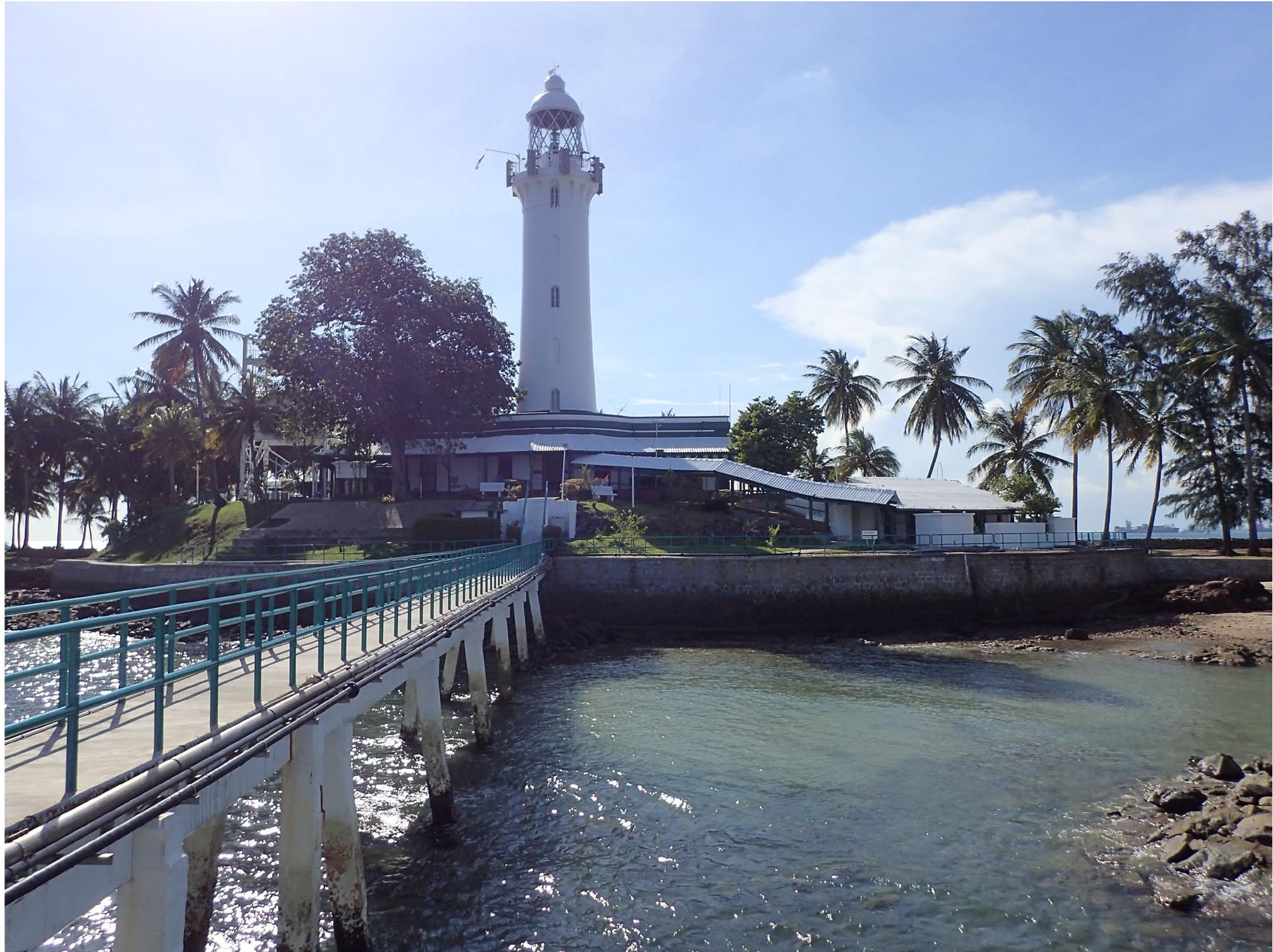 Raffles lighthouse viewed from the jetty (november 2020).