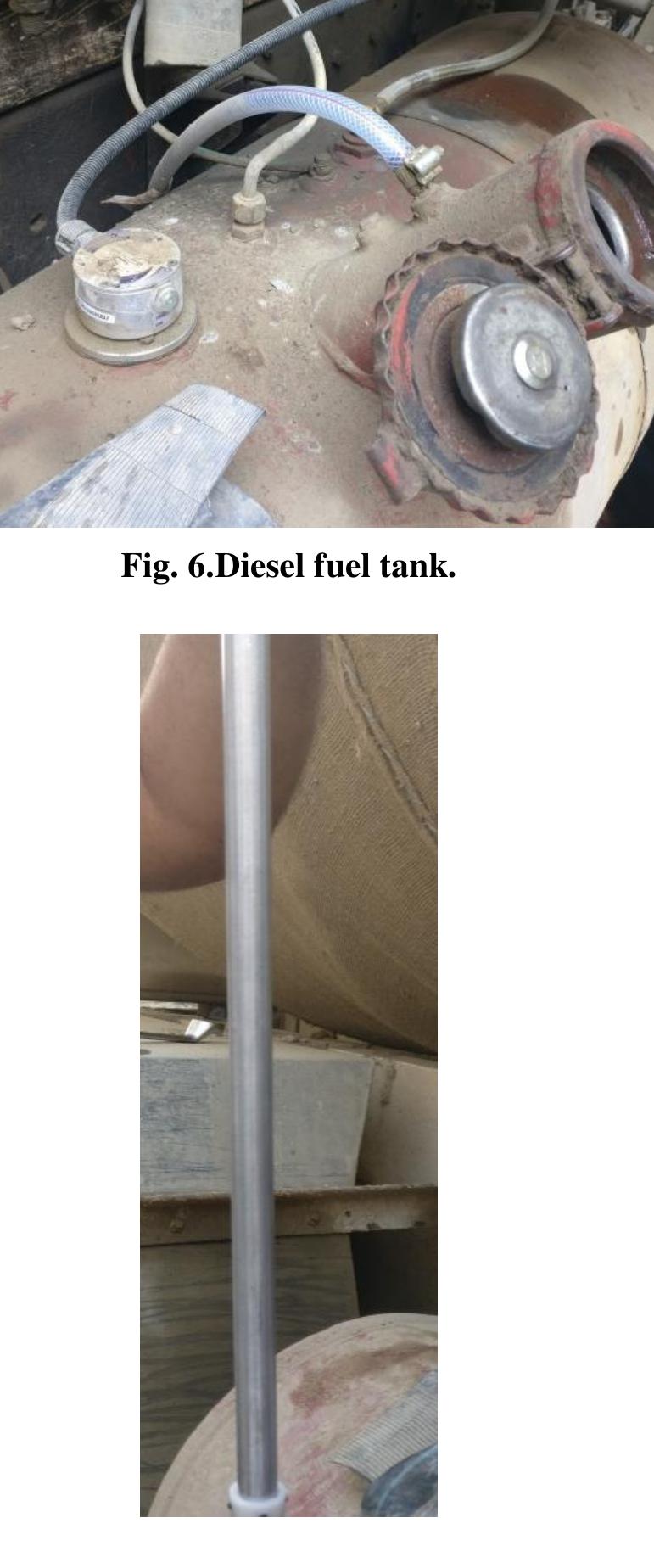 Capacitive fuel sensor in the fuel tank.