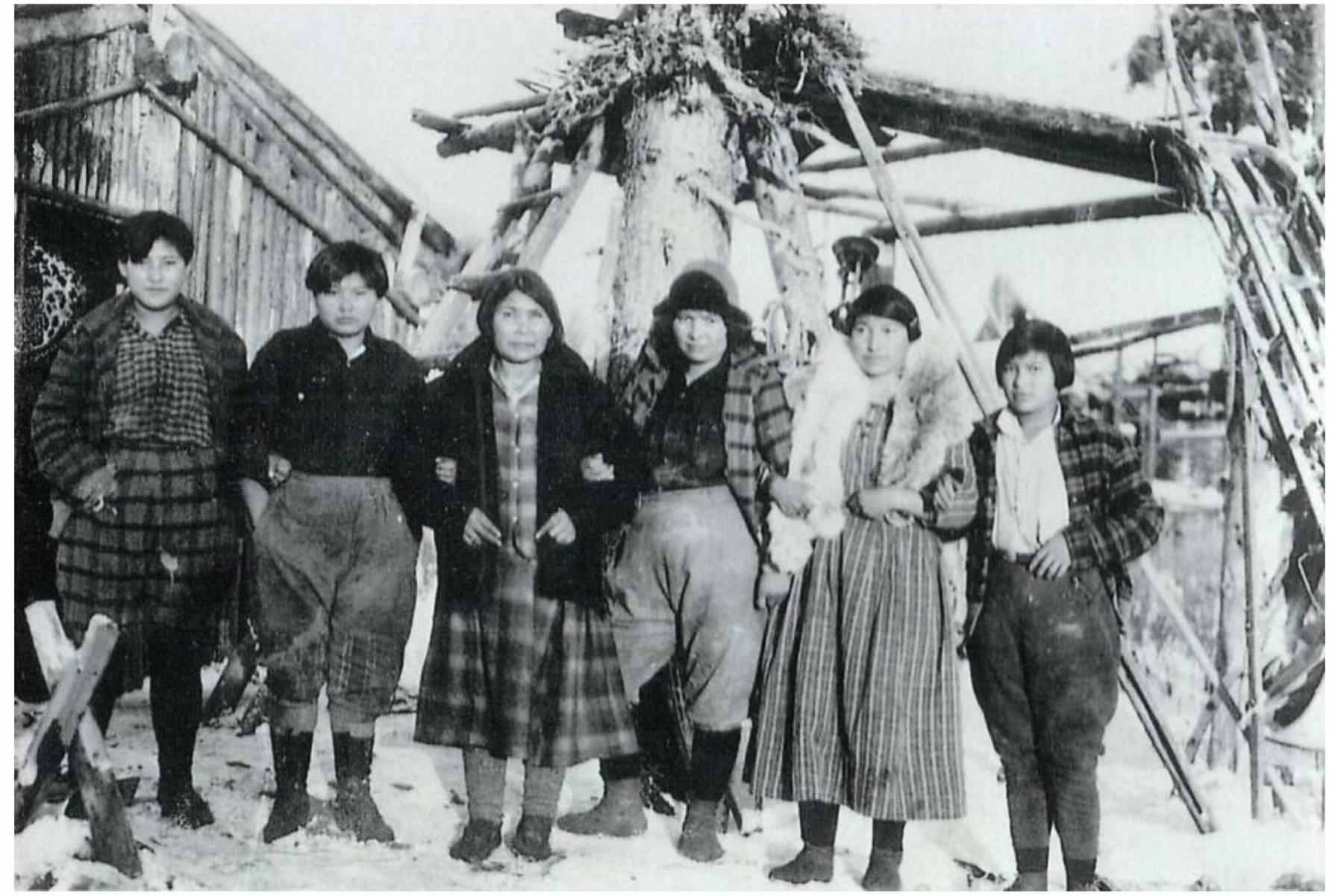 13: fox family circa 1932, from left to right: maude smith;