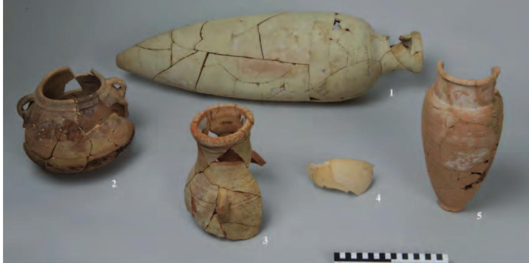 A, well preserved vessels from the building h-b2 assemblage