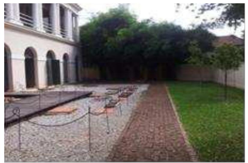 Fair face brick pavement connects timber ramp to ancillary