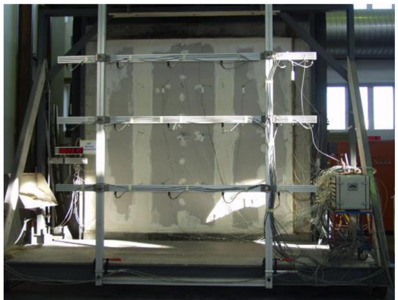 The full-scale standard fire-resistance-test setup of the