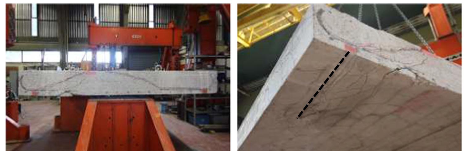 Failure mode of slab s9 - saw cut. in the first experiment