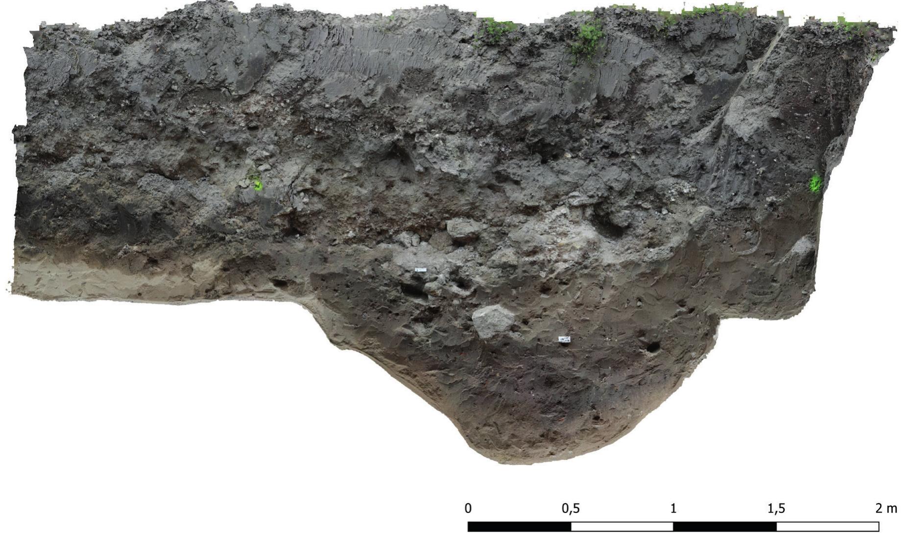 Profile of the fort’s earlier fossa in trench 2 (photo by b.