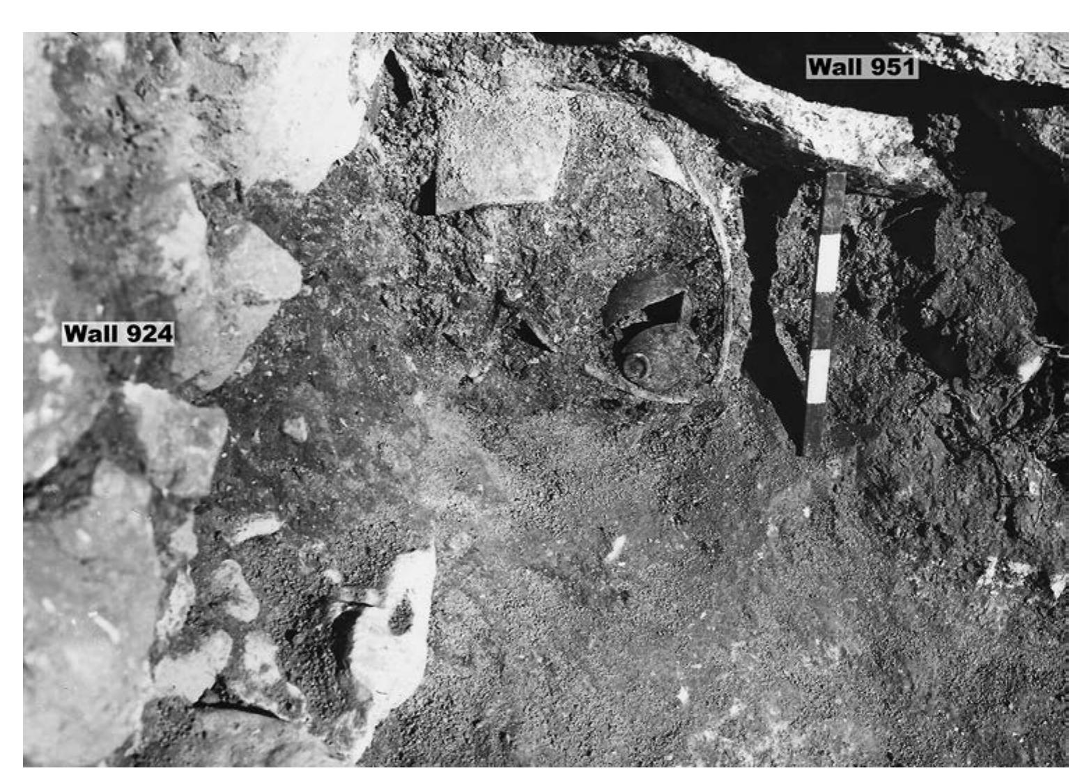 Burial 612 visible under the foundations of wall 951a and