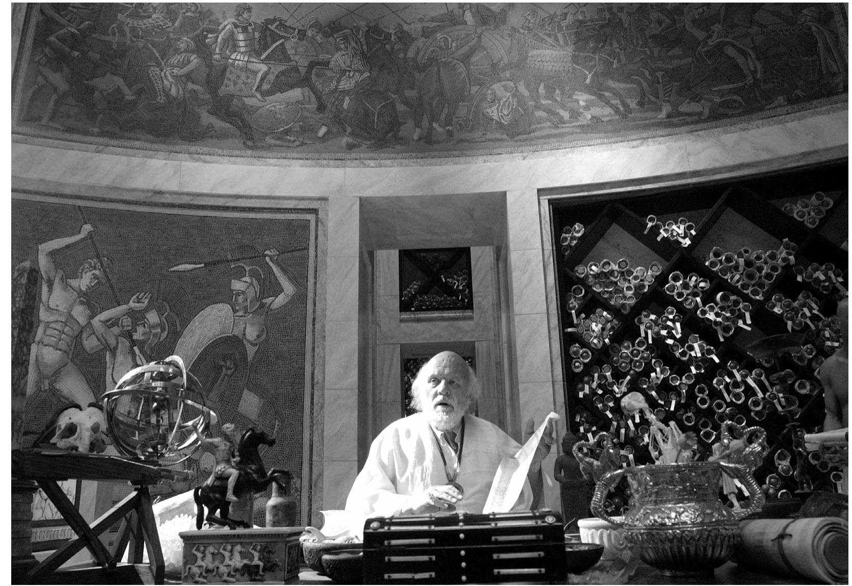 Old ptolemy (anthony hopkins) in the great library,