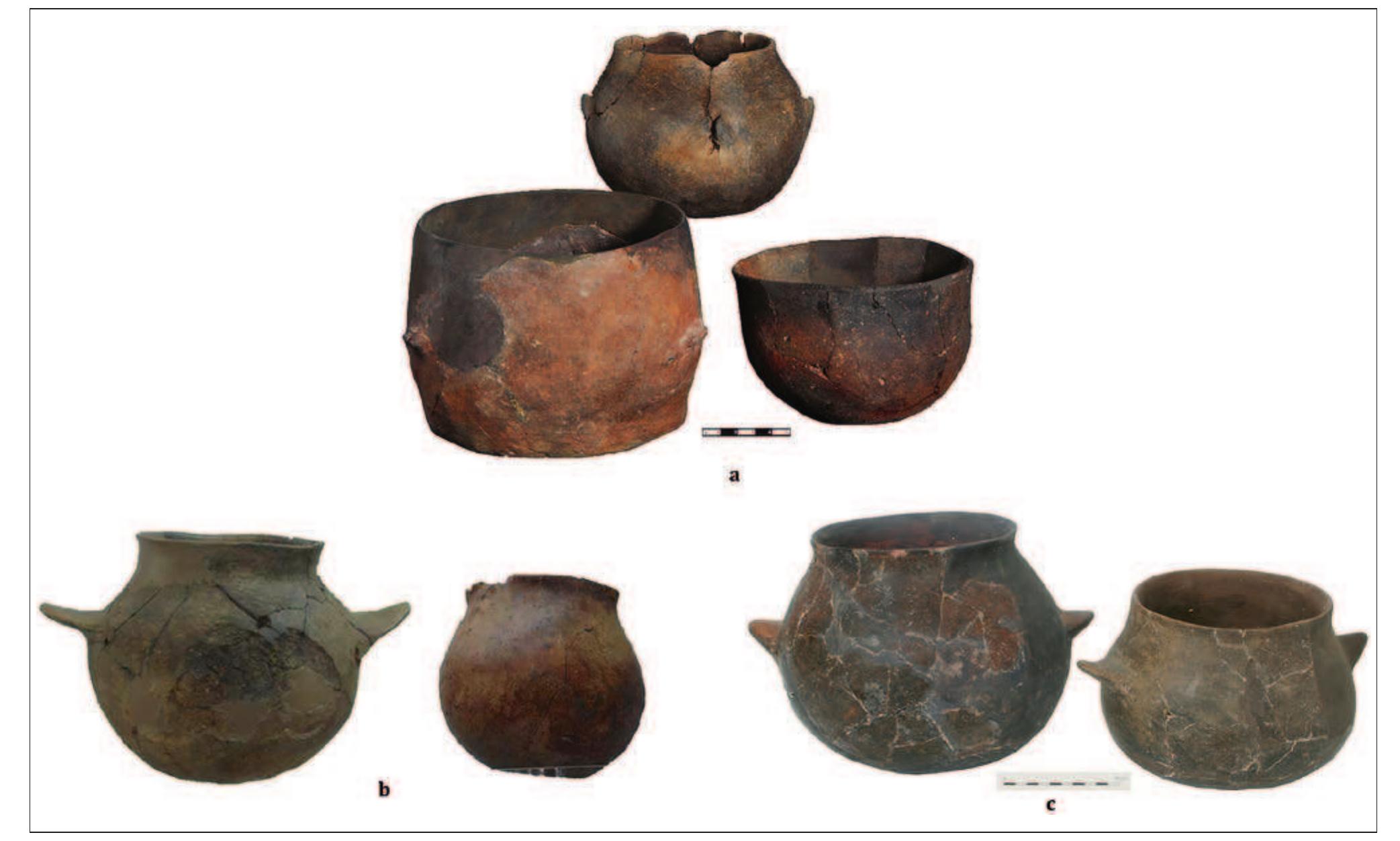 Neolithic vessels of the »fikirtepe culture«. a.