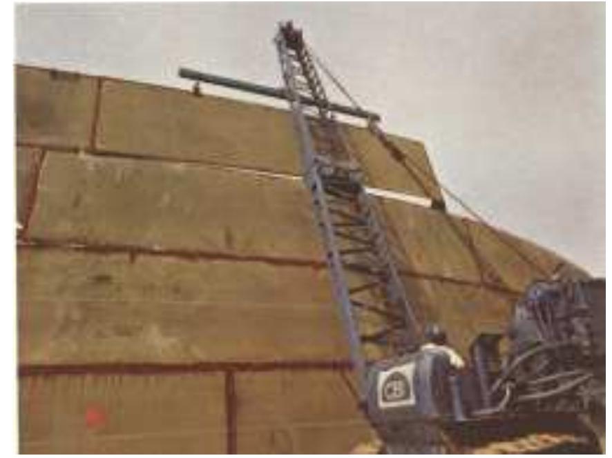 8 (b) erection of upper shell course — outside tank figure