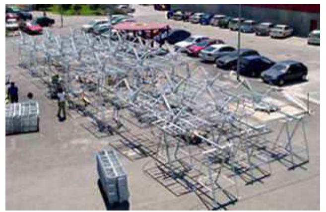 Fm panel antenna for triangular mast assembled in-plant for