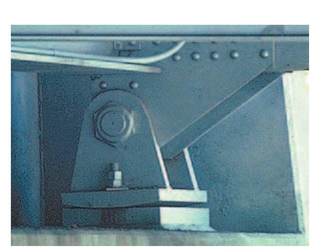 Photo 4.4 the abutment-mounted rocker bearing shown is used