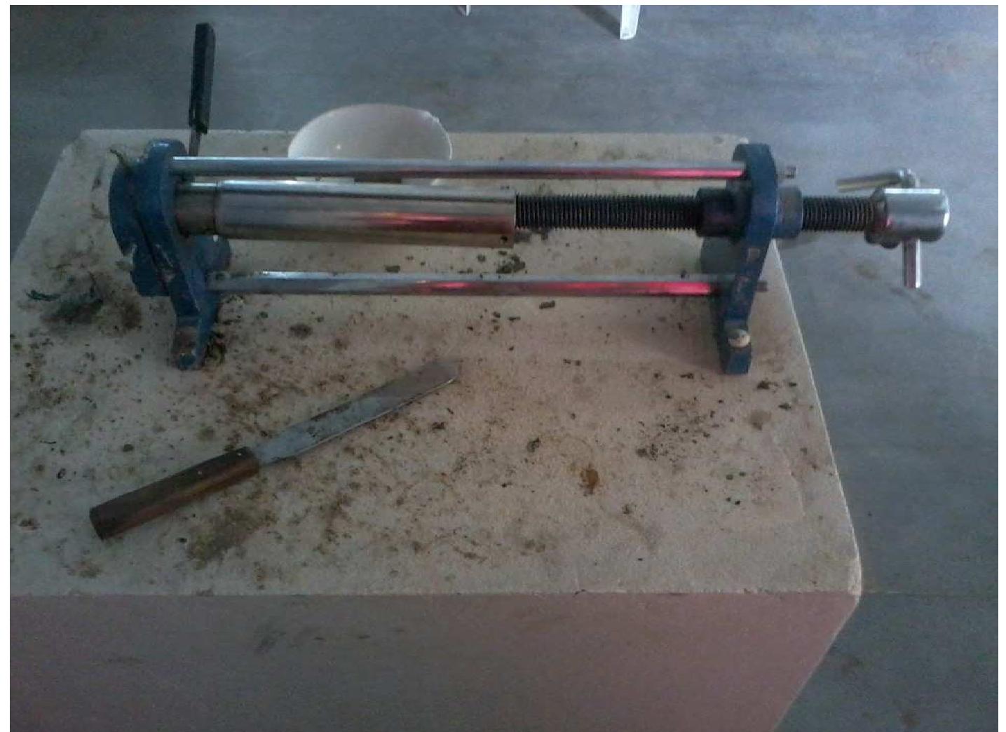 3.2 sample extractor 11. the compressive force is determined