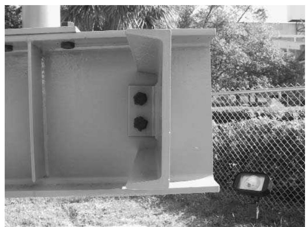 F igure 4-36. shear connection: welded-bolted single angle