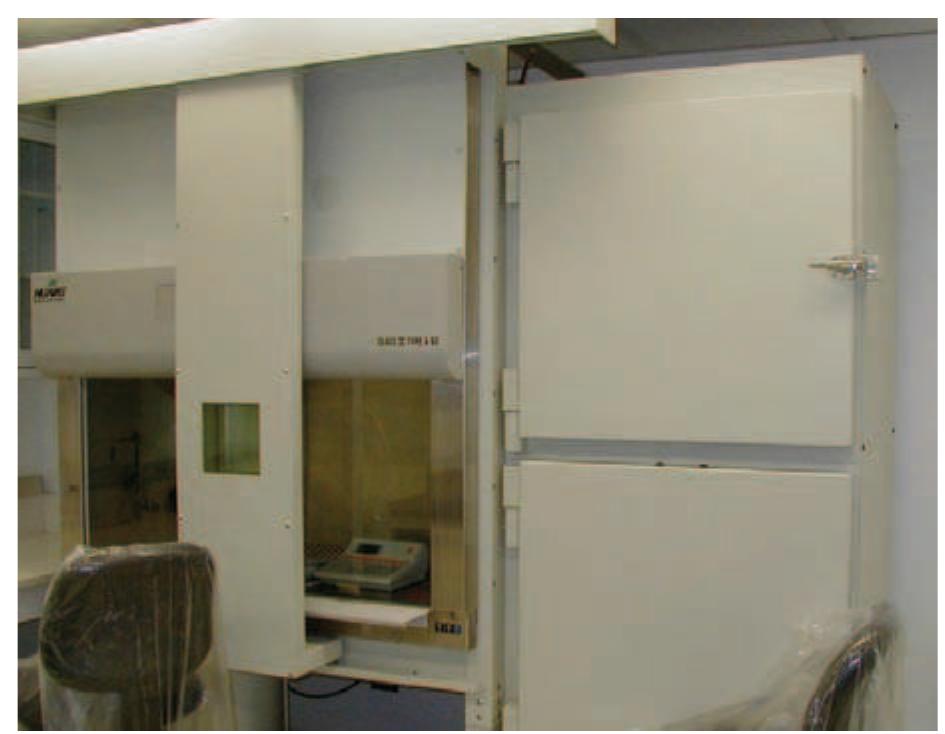 3. two mini-cells next to a laminar flow cell in anew pet