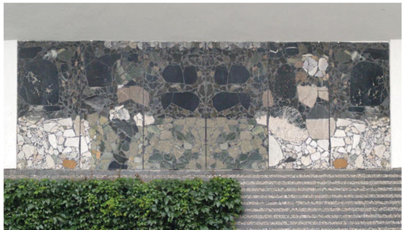 Conglo-betong in the facade of the high-rise annex.