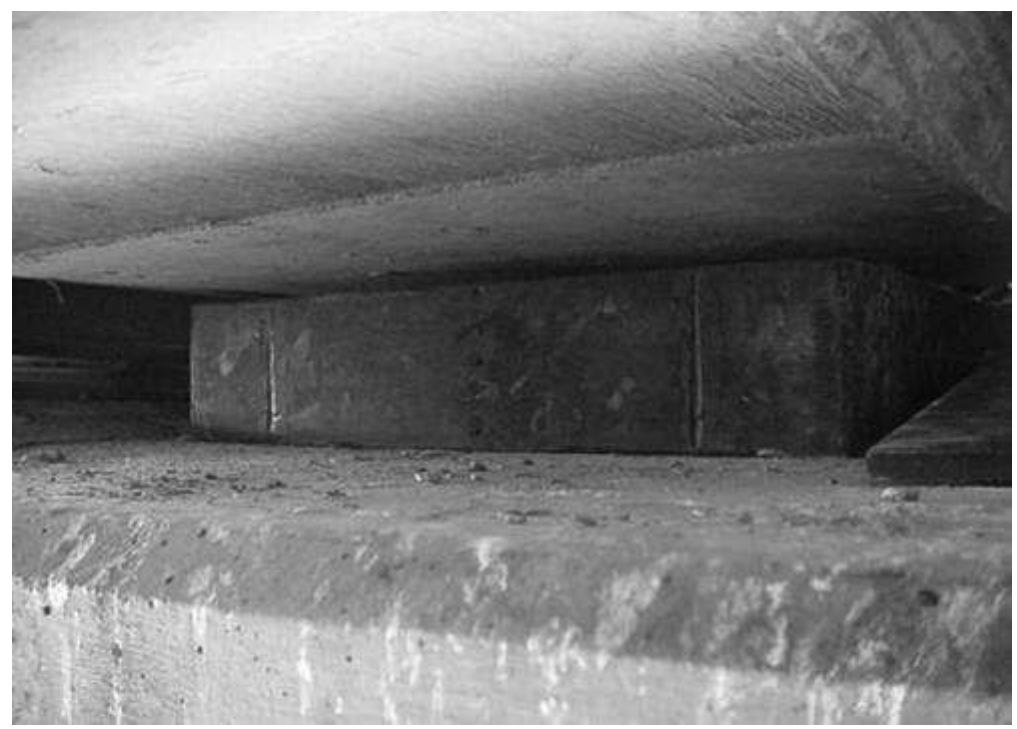 1 steel reinforced elastomeric bearing (concrete bridge)