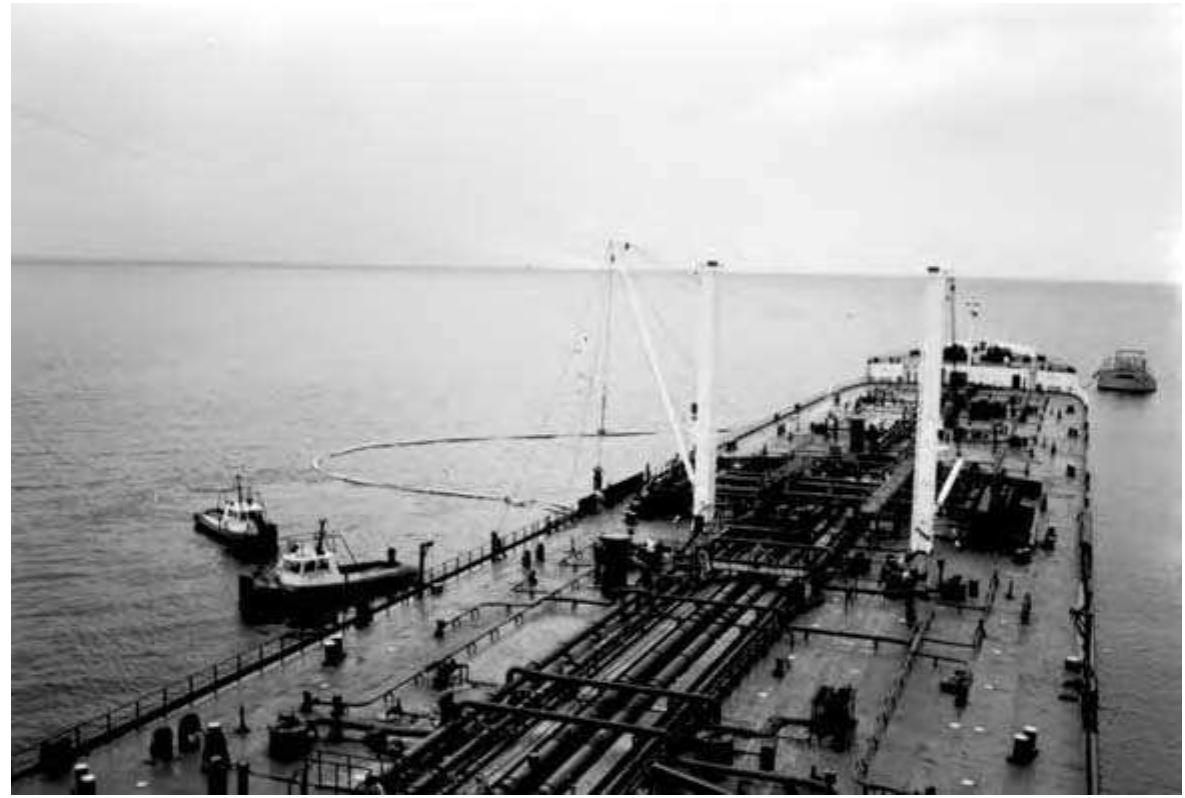 -ig. 5.1 a tanker approaches a single buoy mooring (sbm) and