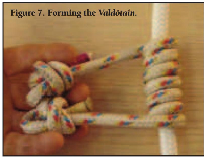 The valdotain tresse - (also called the vt) is tied in a