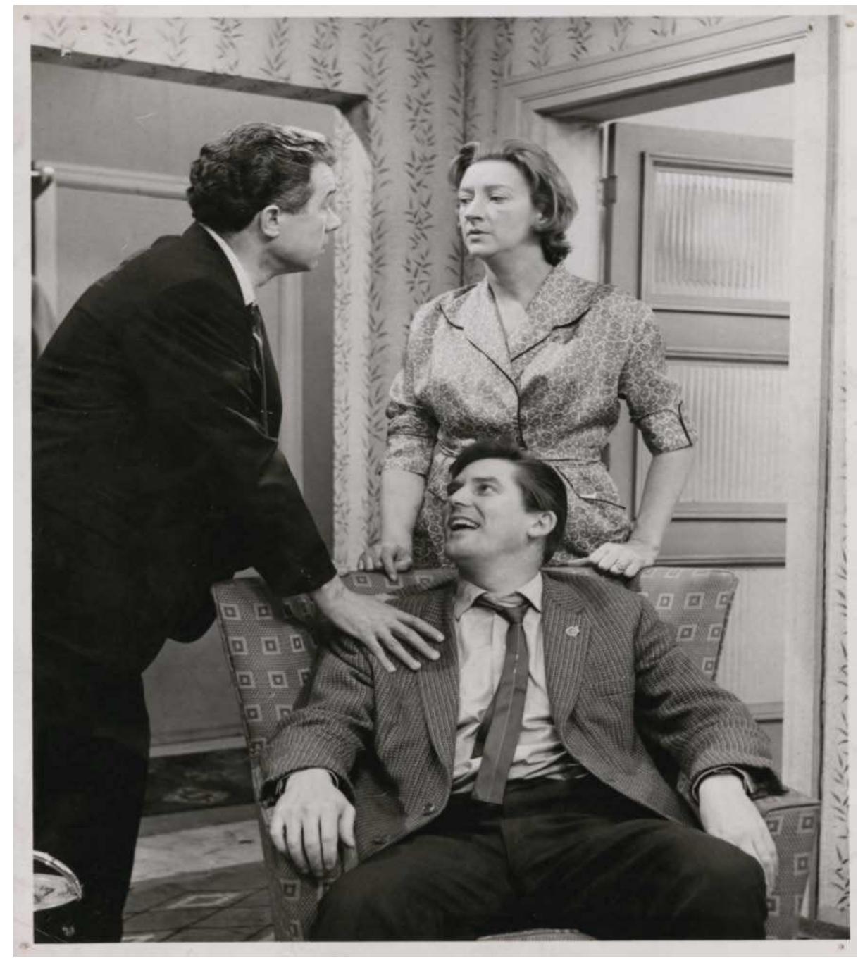 Ken wayne as jack, madge ryan as grace, ray barrett as tim.