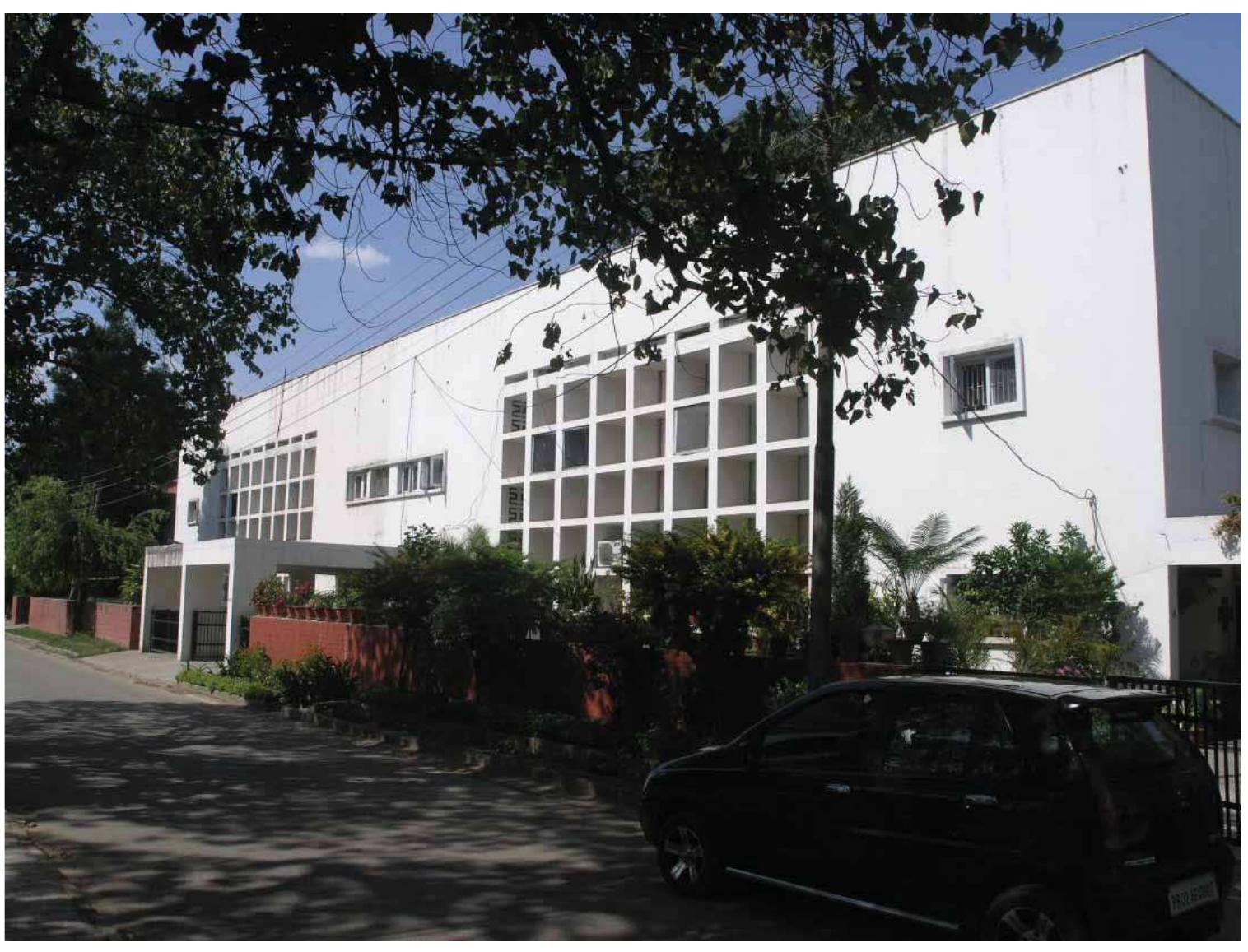 9-fb facade, designed by maxwell fry. source: photograph by