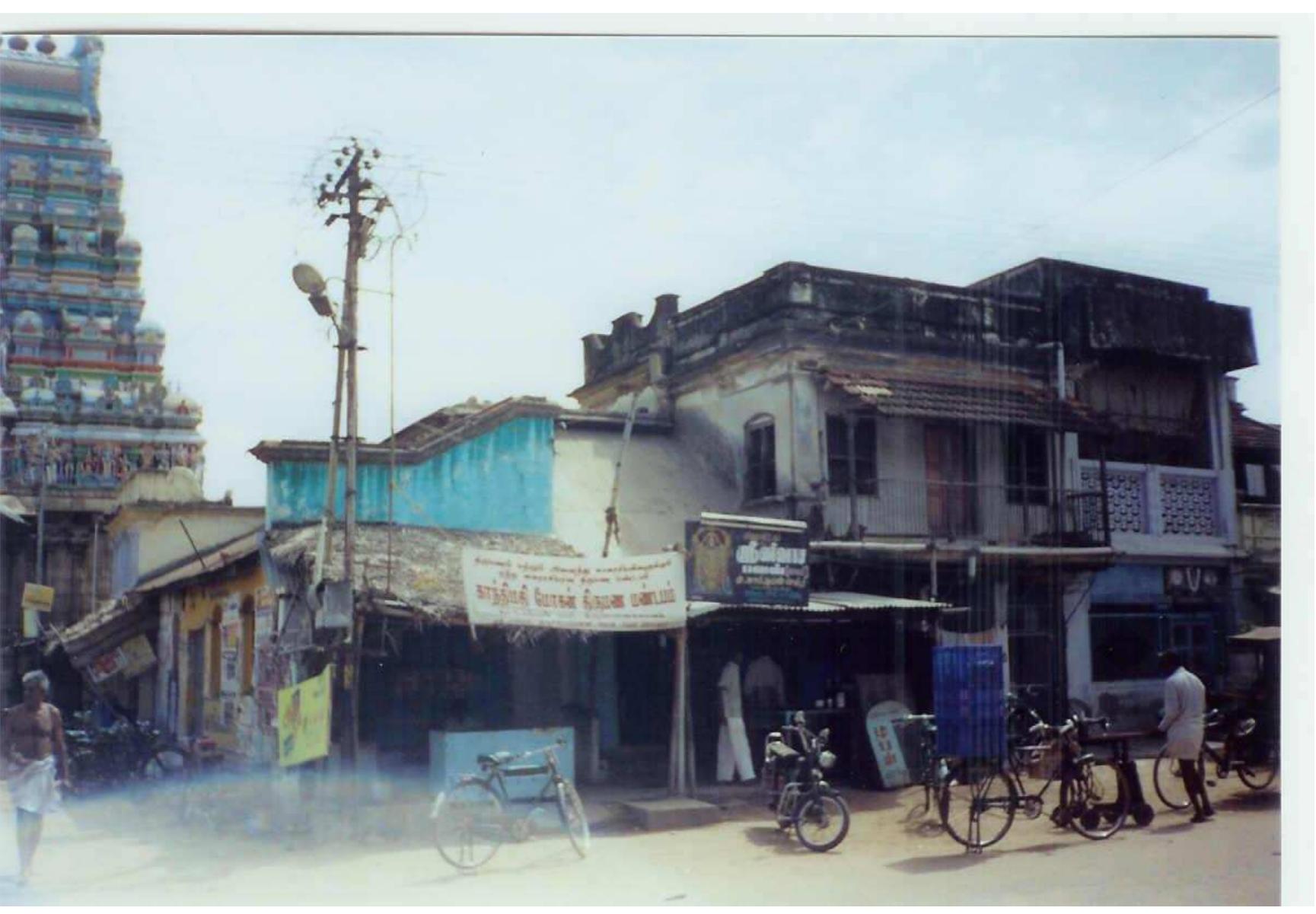 The srirangam temple: shops and houses outside the temple