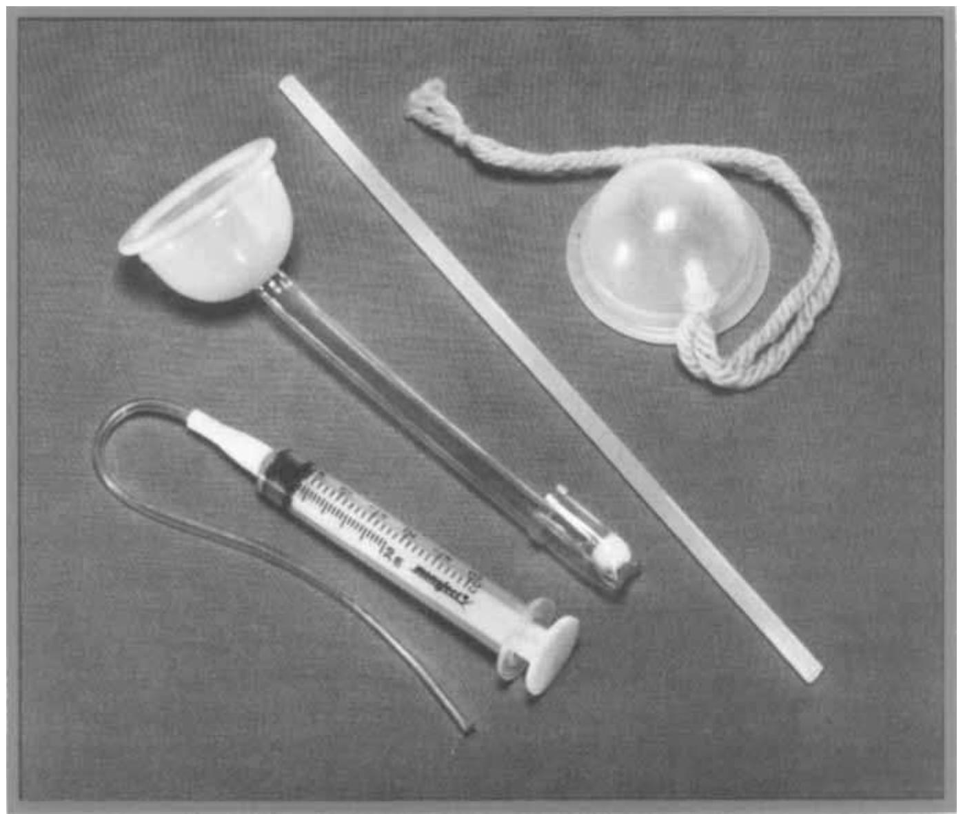 Cervical cup and equipment used for artificial insemination.