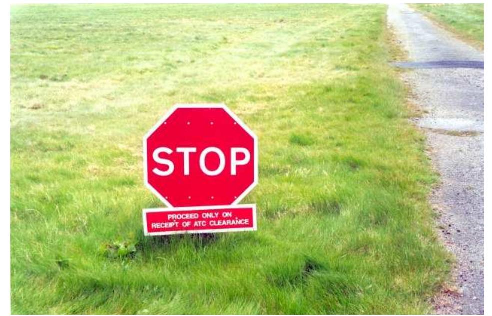 -4. road-holding position sign