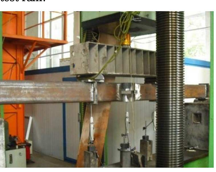 Test setup in laboratory fig. 8: 4-point bending test scheme