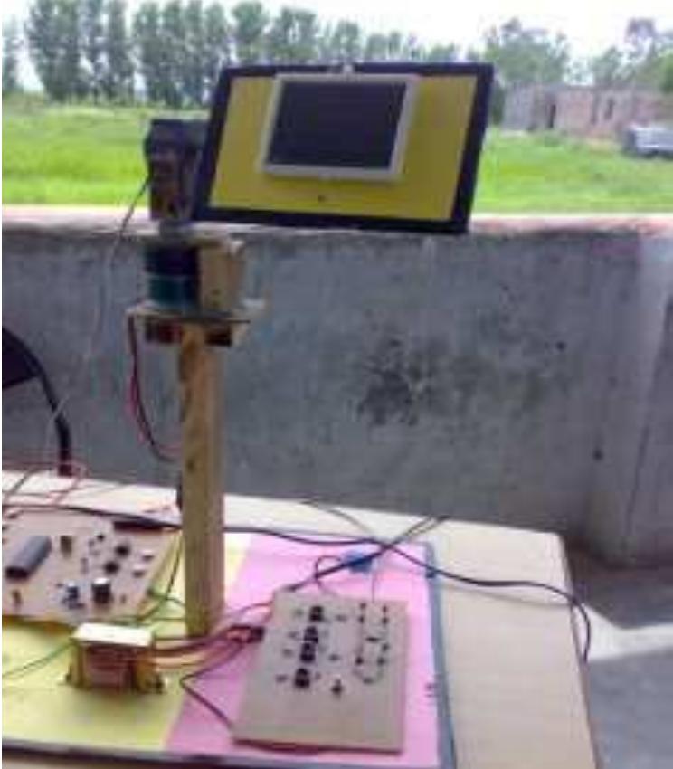 Diagram of solar panel with sun position tracking system