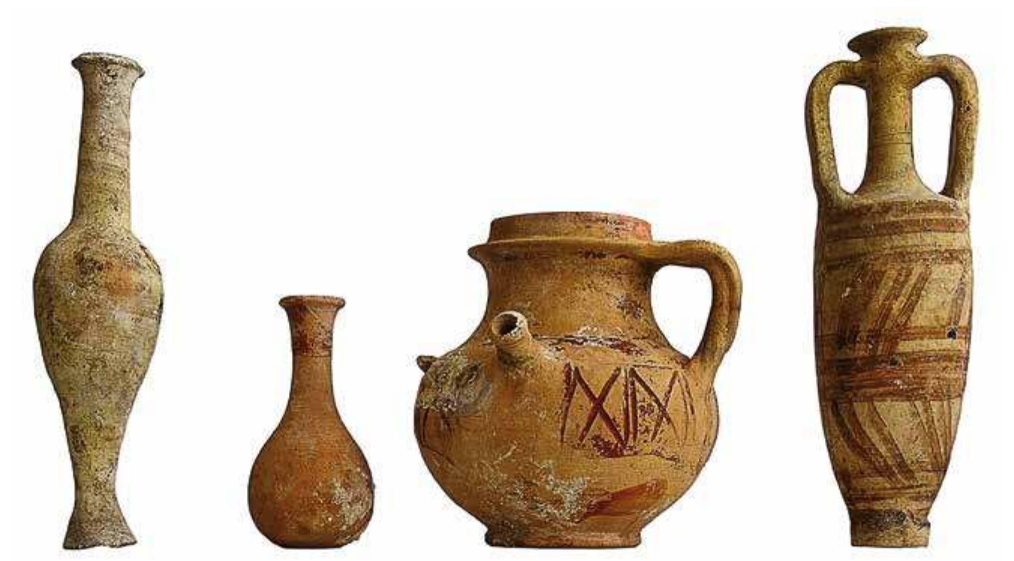 Some pottery finds from the tomb (photograph by kadir kaba).