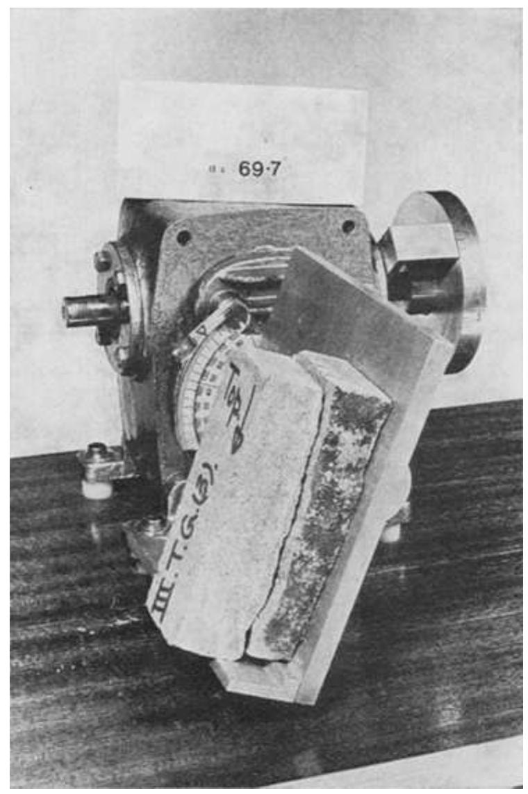 Tilt test to determine the joint roughness coefficient (jrc)
