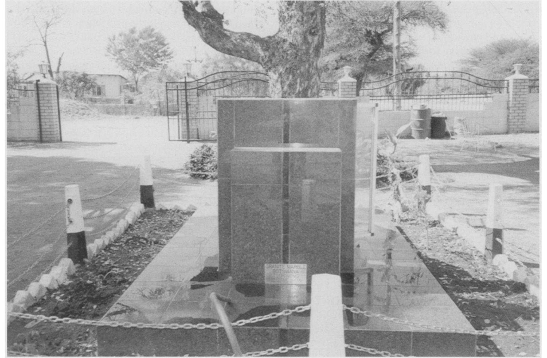 Placement of burials within a yard. chief gaborone’s burial