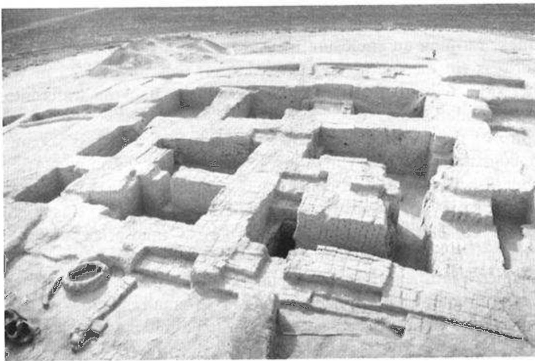 4: the central tower in the dunnu, seen from the cast.