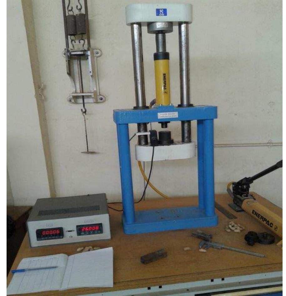Instron universal testing machine
