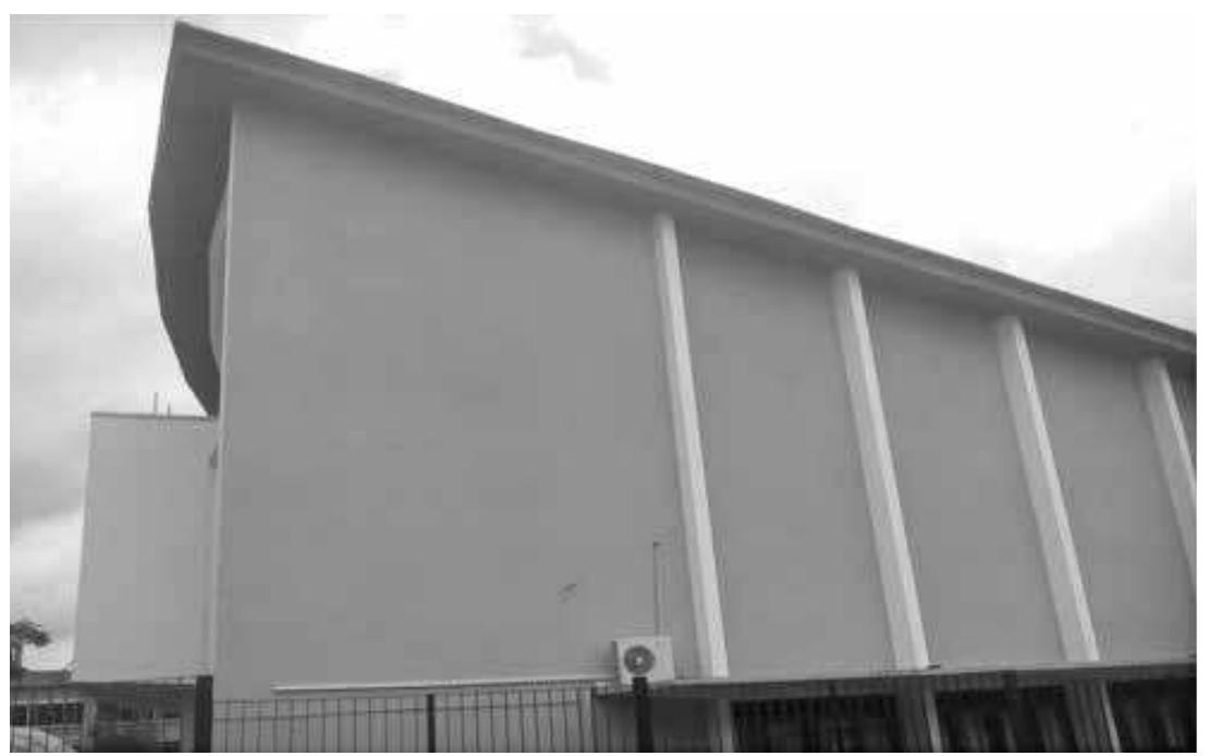 Plate 2c: side view of trenchard hall, university of ibadan