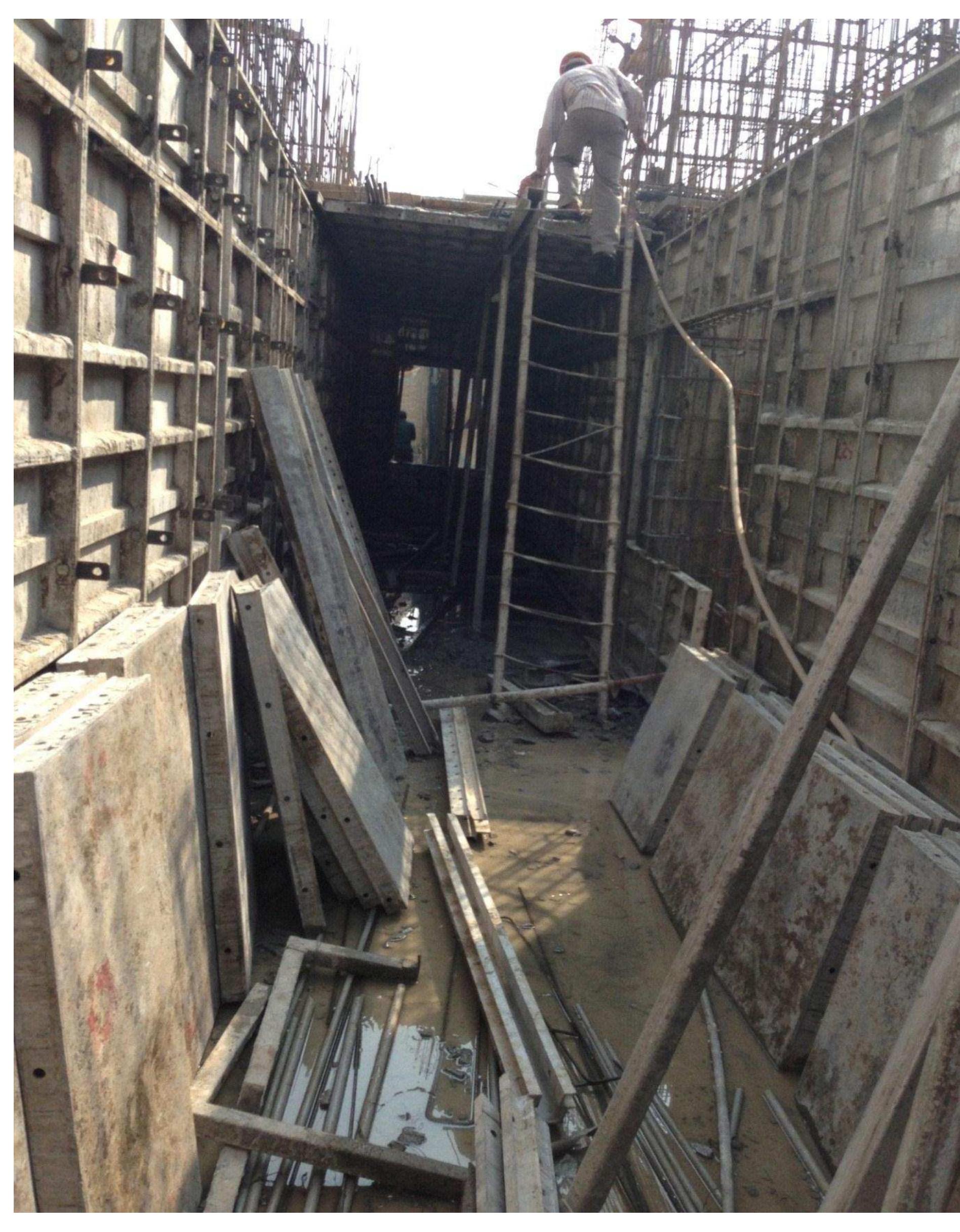 Figure 49 - WORKING IN CONSTRUCTION OF SHEAR WALL TECHNOLOGY