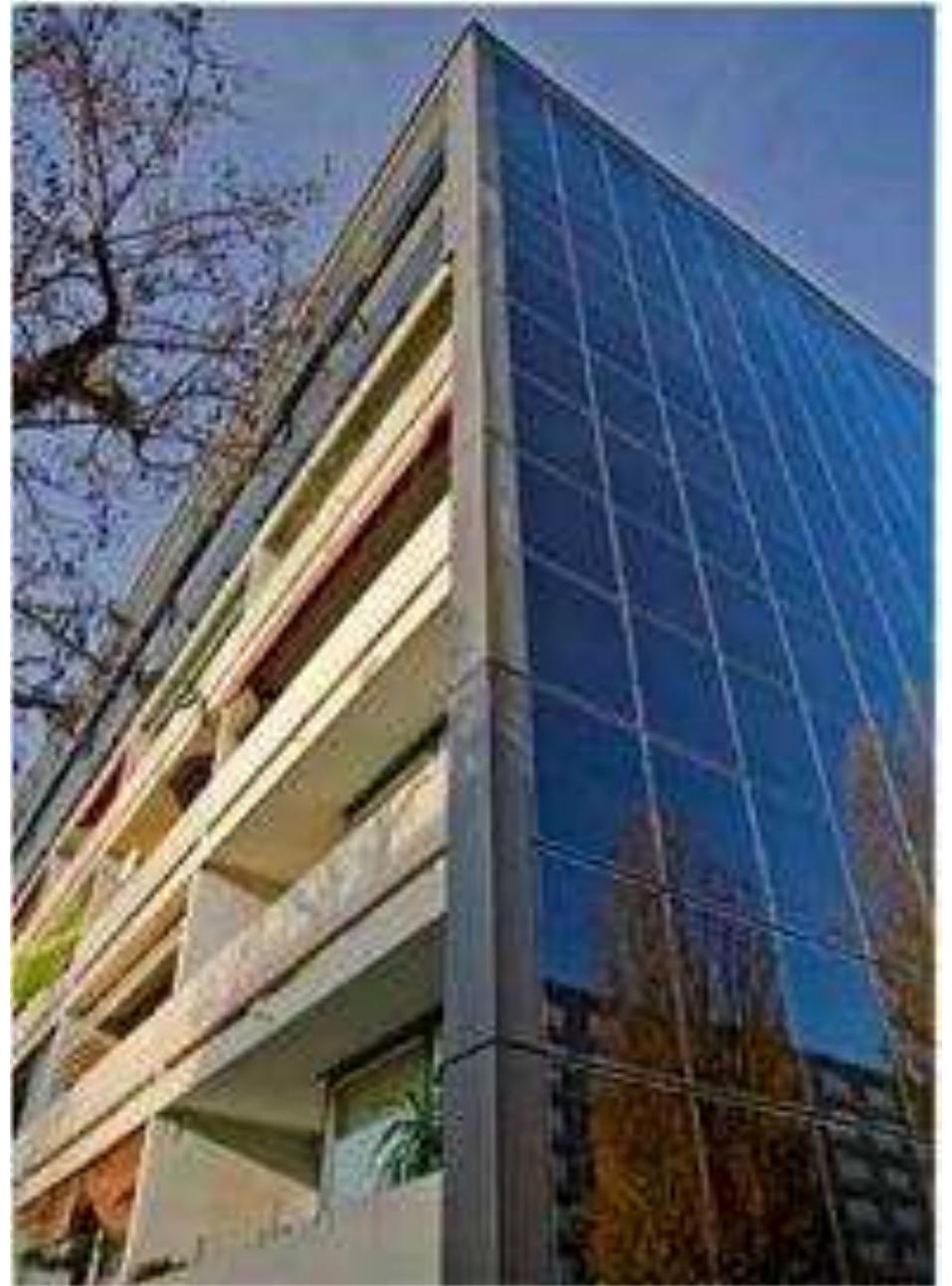 Glass facade perfect for bipv installations