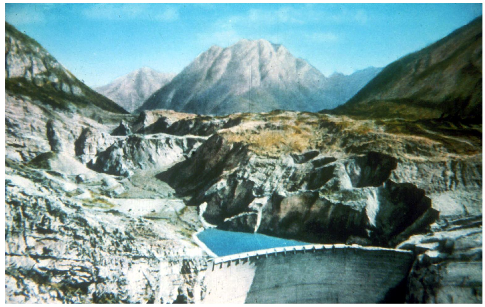 B: during the filling of the vajont reservoir the toe of the