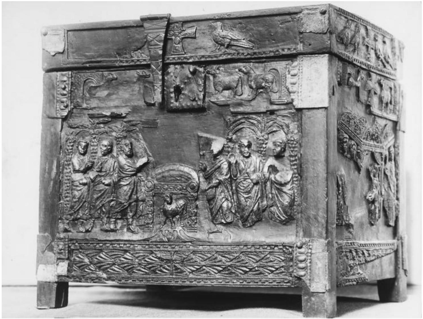 Fic. 3.7. the pola casket, from the front and right. ivory