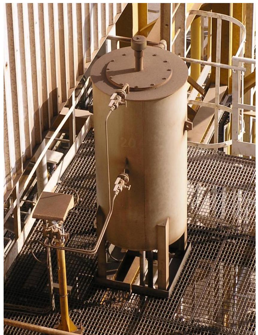 -6: closer view of lube oil rundown tank in figure-5