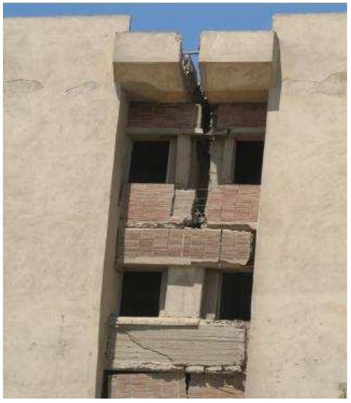 Rupture of beam and column near expansion joint of a