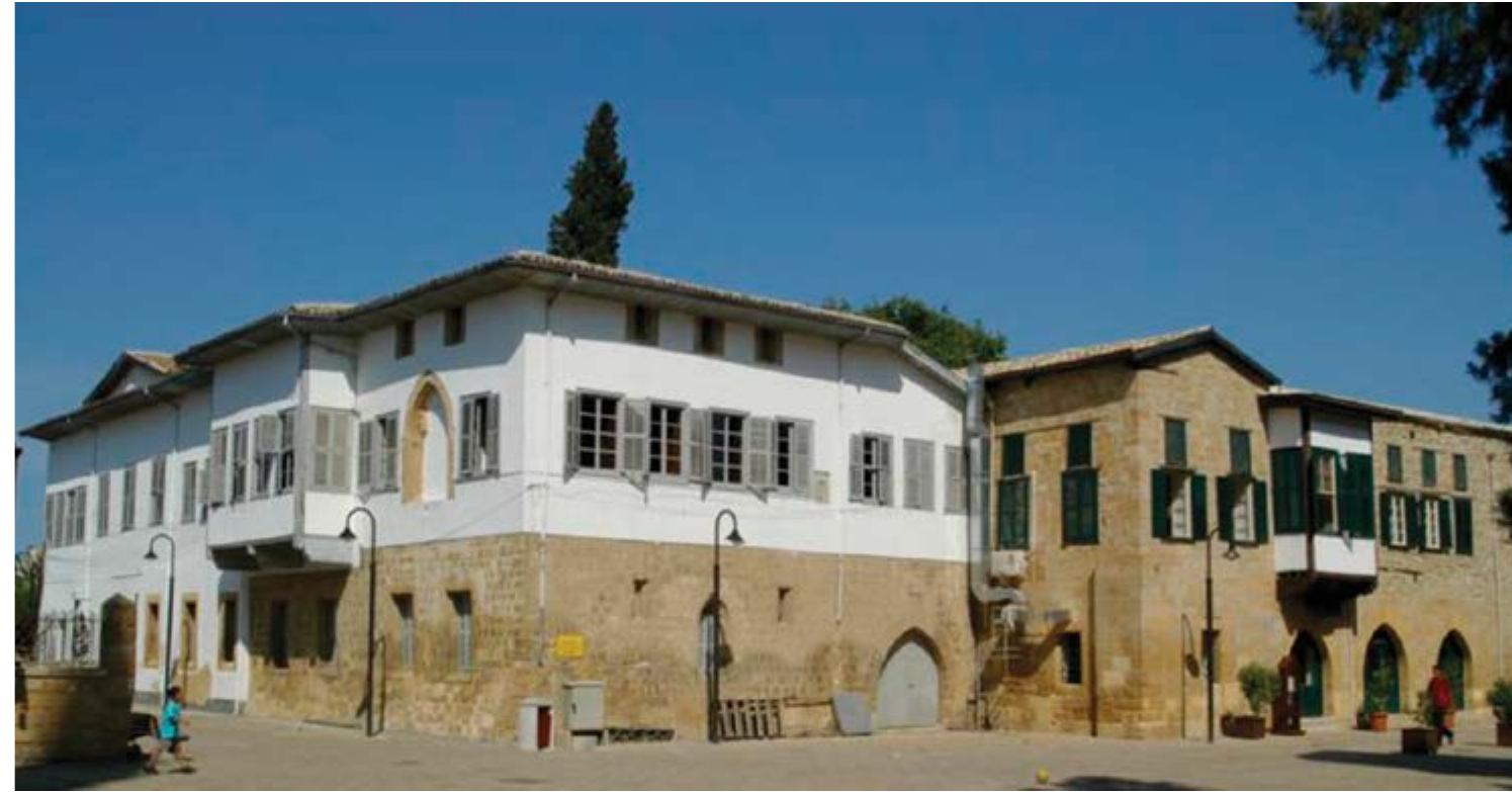 Ottoman extensions on latin mansions changing the medieval