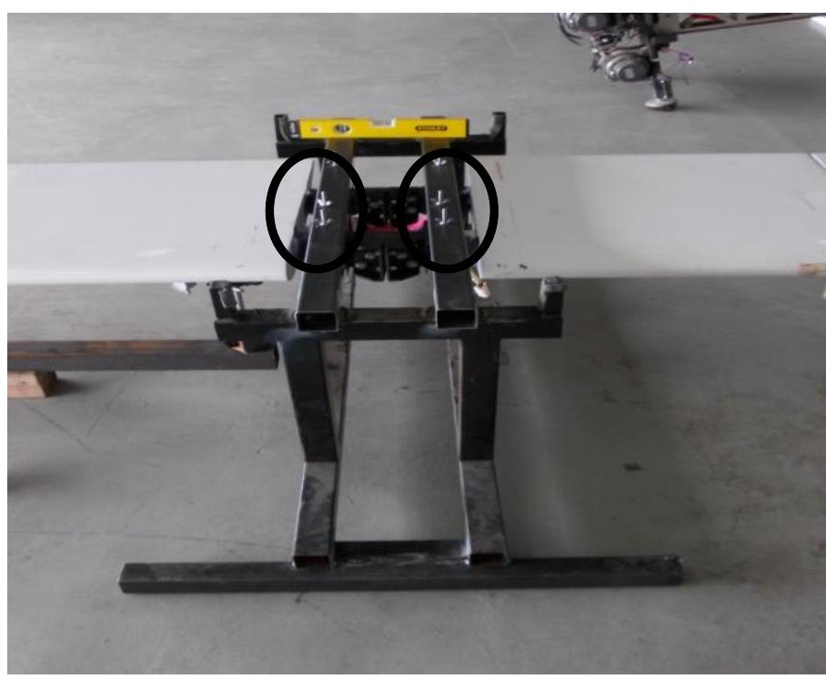 Bracket-to-rig attachment