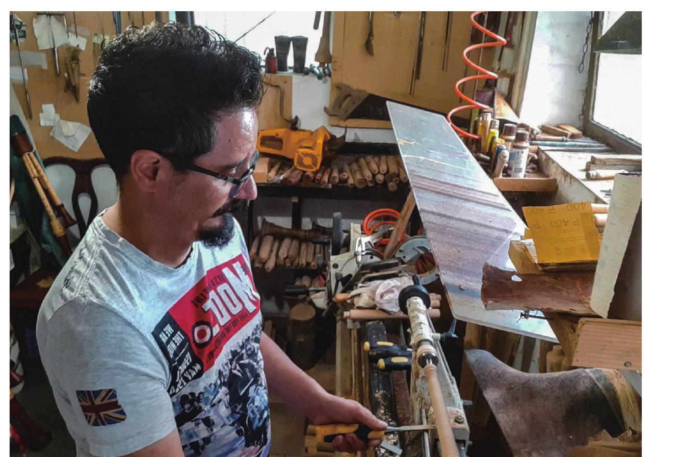 Figure 44 - Tracing the Traditional Bandura Making