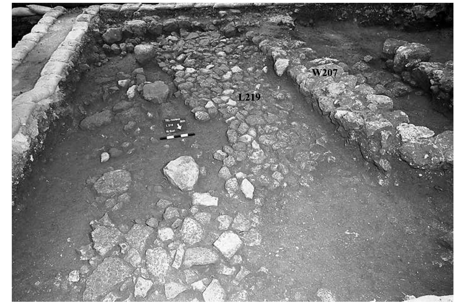 Stratum i area a, courtyard 219 in building ii, looking