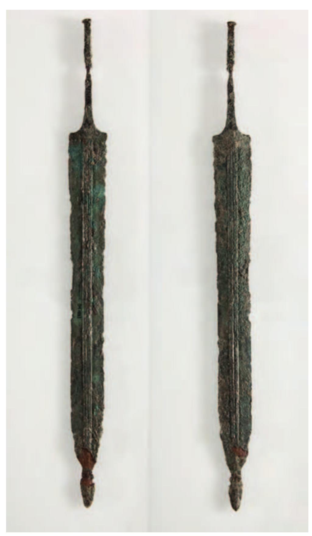 Views of both sides of the tanged-tip sword (compilation of