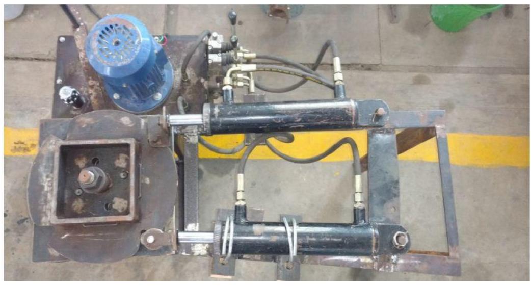 Types of stirrups. two hydraulic cylinders are used; one is
