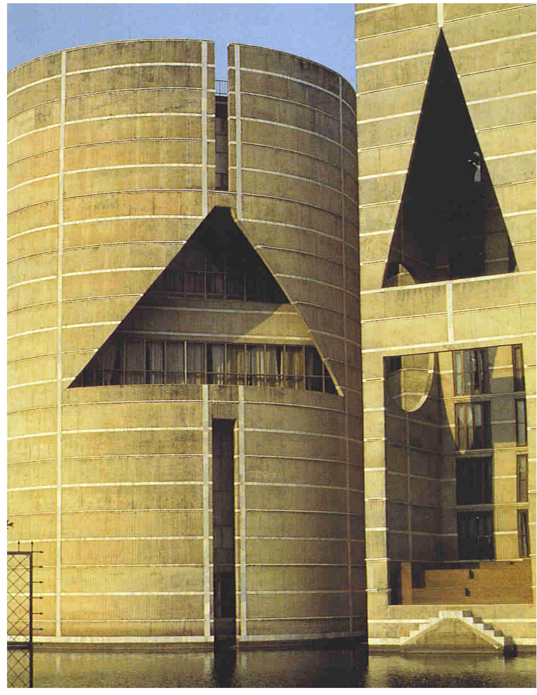Figure 14 - The Hurvah Synagogue of Louis Kahn and the