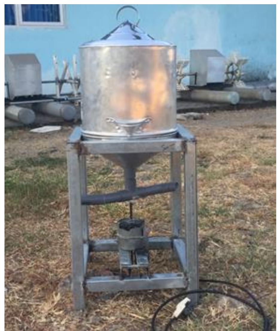 Prototype of automatic shrimp feeder