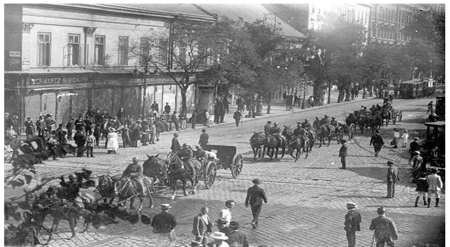 Romanian cavalry division enters budapest”! tisza~> to